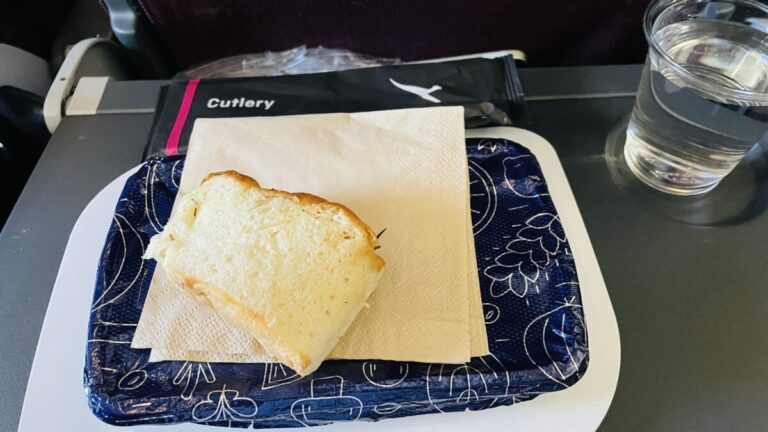 カンタス航空QF79便 搭乗記 メルボルン→成田 お菓子配りすぎ！なサービス | Yuccopooh.com